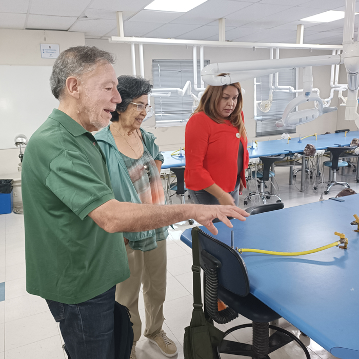 Ex alumnos de la Generación 1969 se reencontraron con su alma mater ...